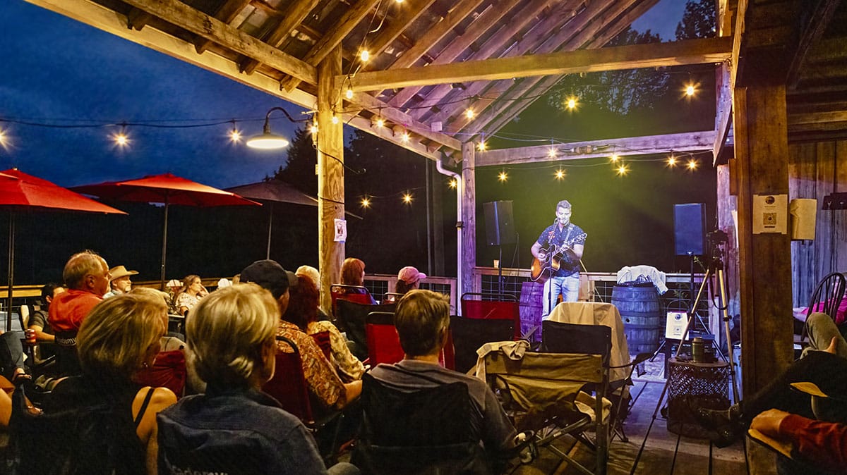 Singer-Songwriter Rafe Carlson