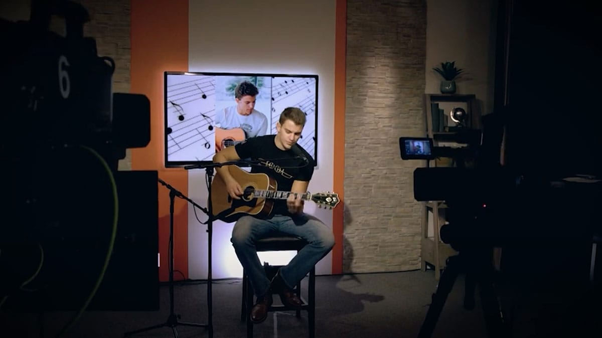 Singer-Songwriter Rafe Carlson